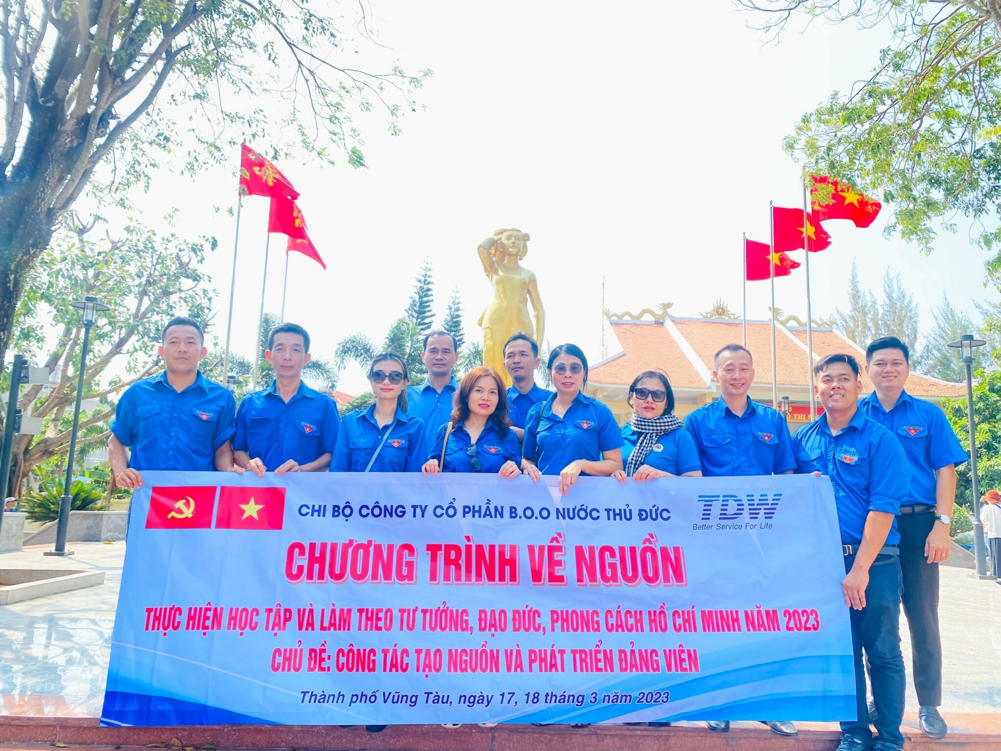 Chương trình về nguồn năm 2023 của Chi bộ Công ty Cổ phần BOO Nước Thủ ...